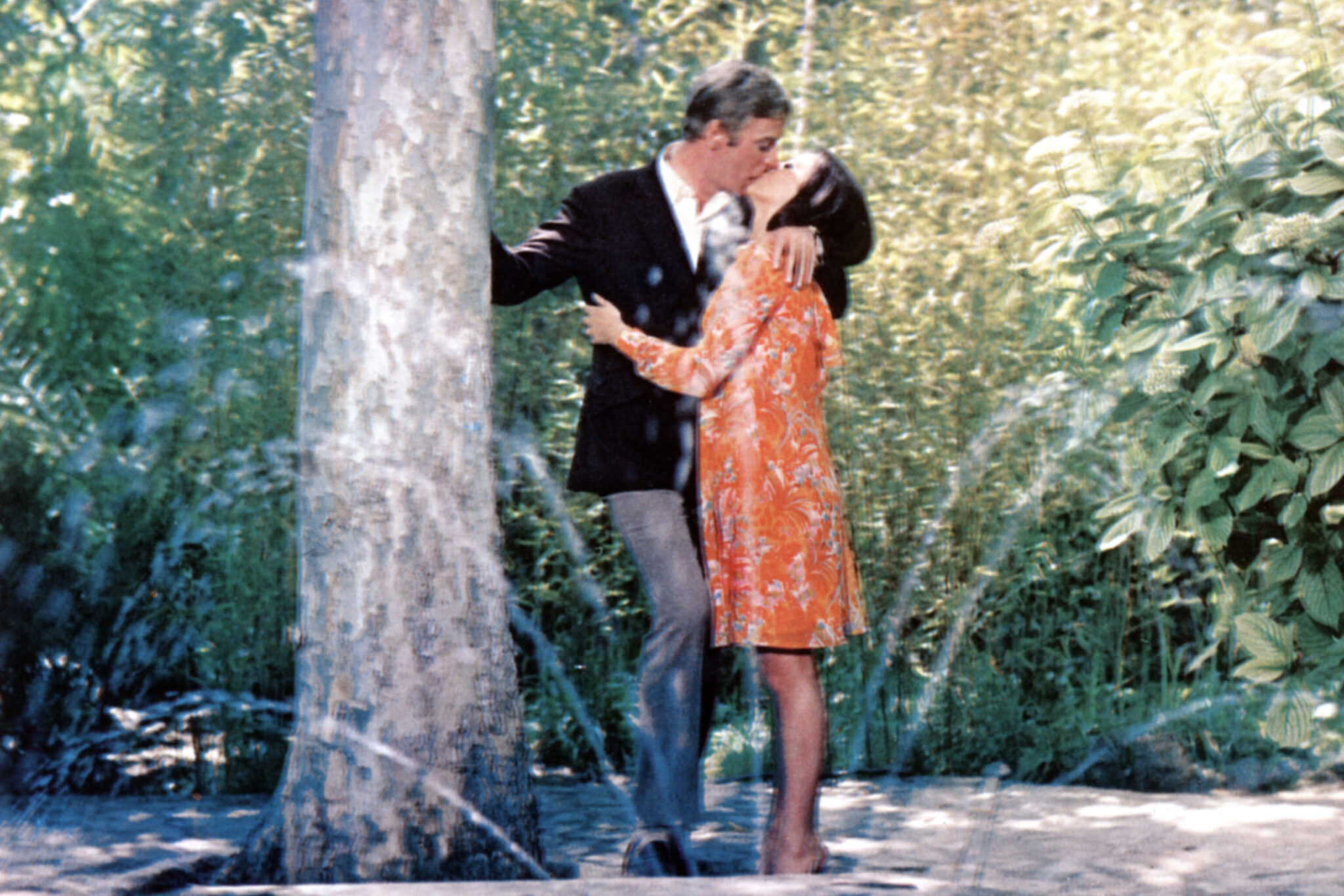Bell-Bottoms and Mini Skirts – 12 Totally Forward ’60s Fashion Trends
