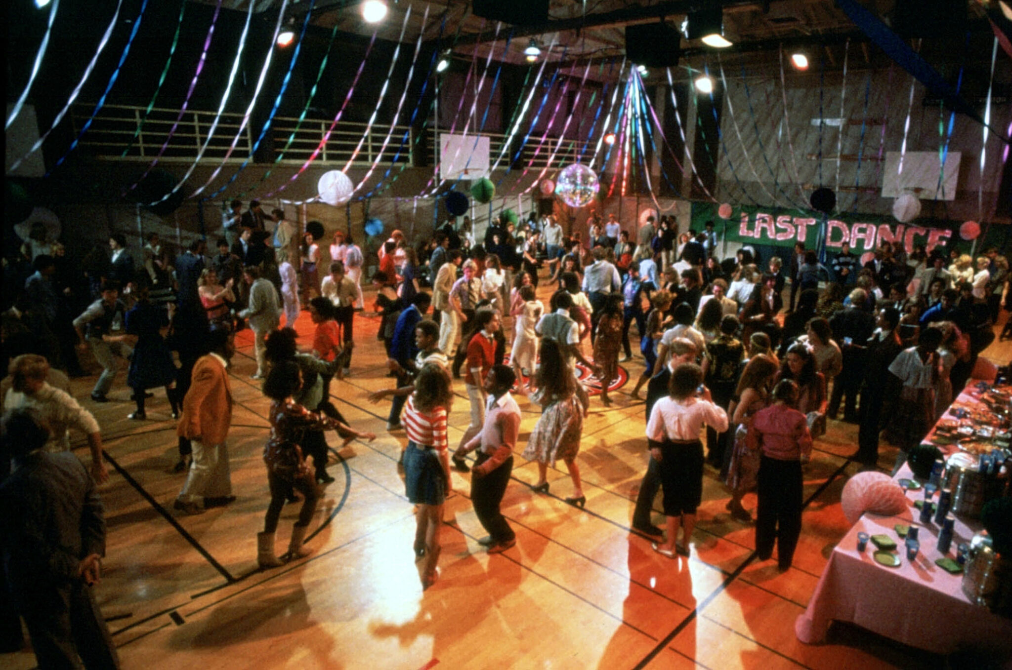 12 High School Fads from the ’80s That Would Never Fly Now