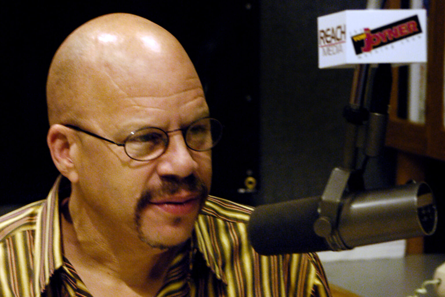 14 Radio Hosts Who Shaped Generations Without Ever Showing Their Faces