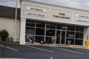 13 Insanely Popular Chain Stores from the ’60s and ’70s That No Longer ...