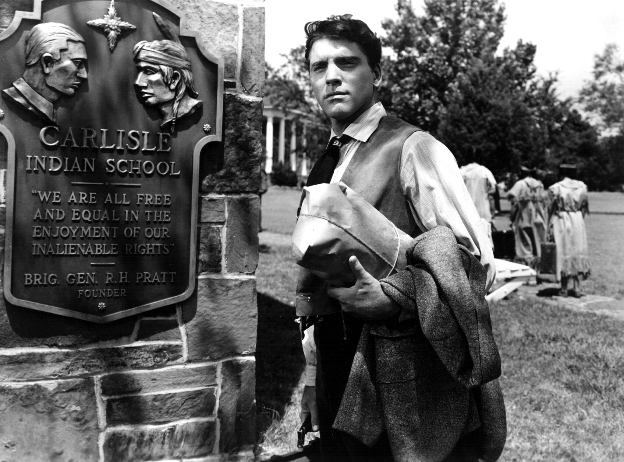 15 Forgotten College Rules from the 1950s That Show Just How Different ...