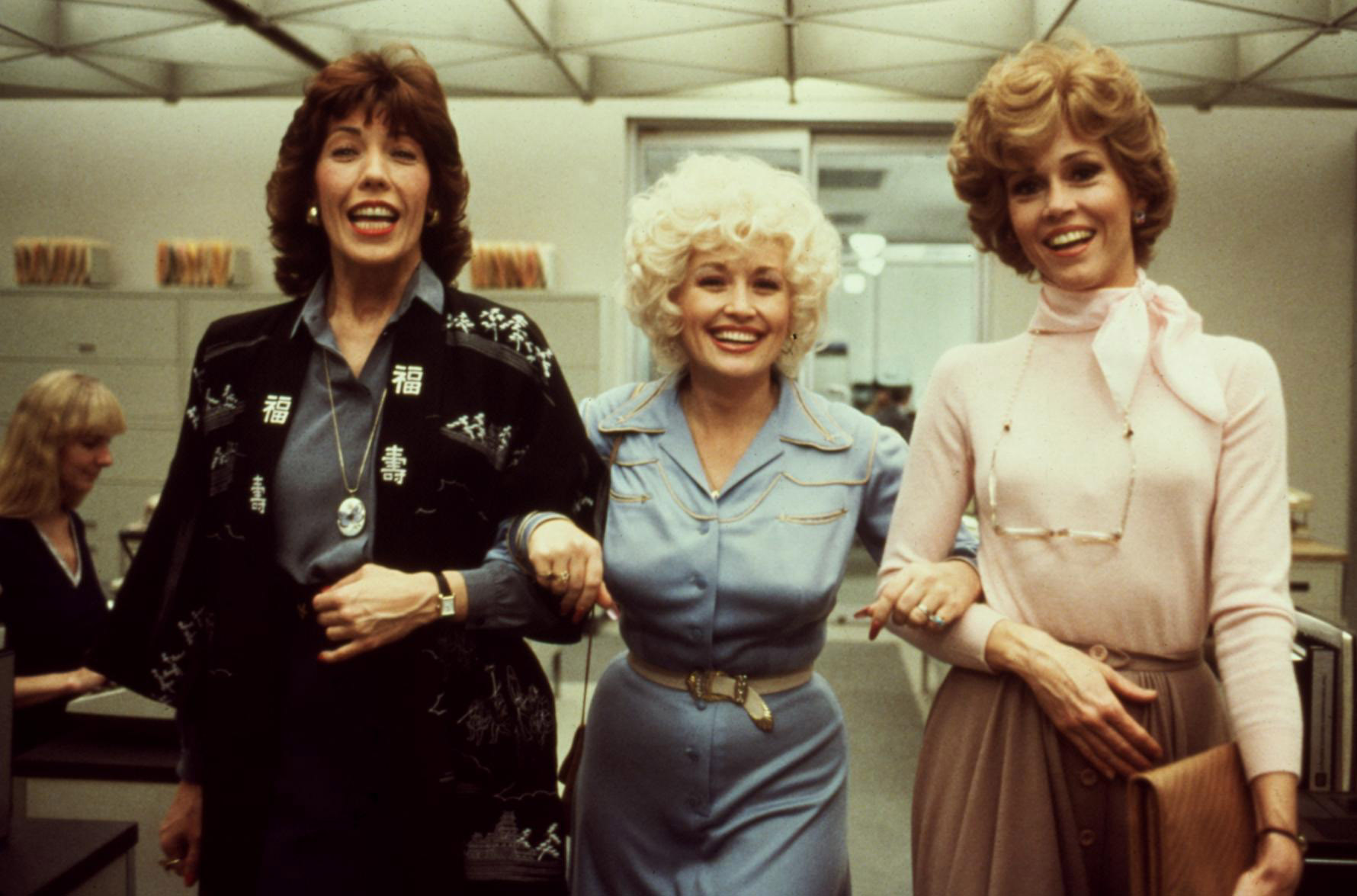 13 Outdated and Unfair Workplace Expectations Women Had to Follow in ...