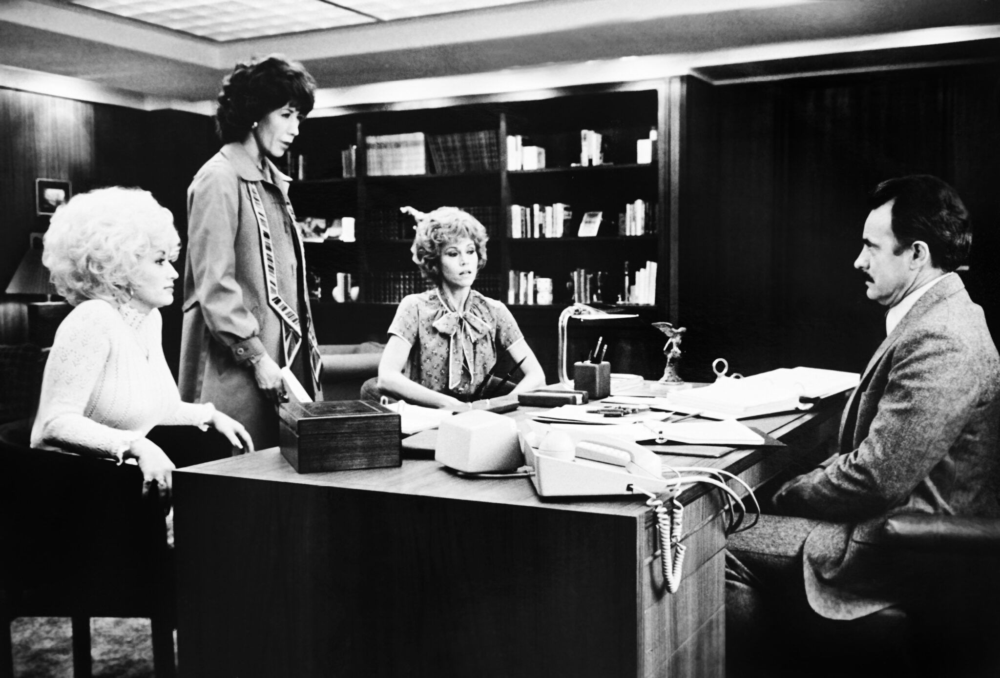 13 Outdated and Unfair Workplace Expectations Women Had to Follow in ...
