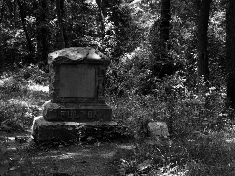 15 Cemetery Superstitions That Used to Be Taken Very Seriously