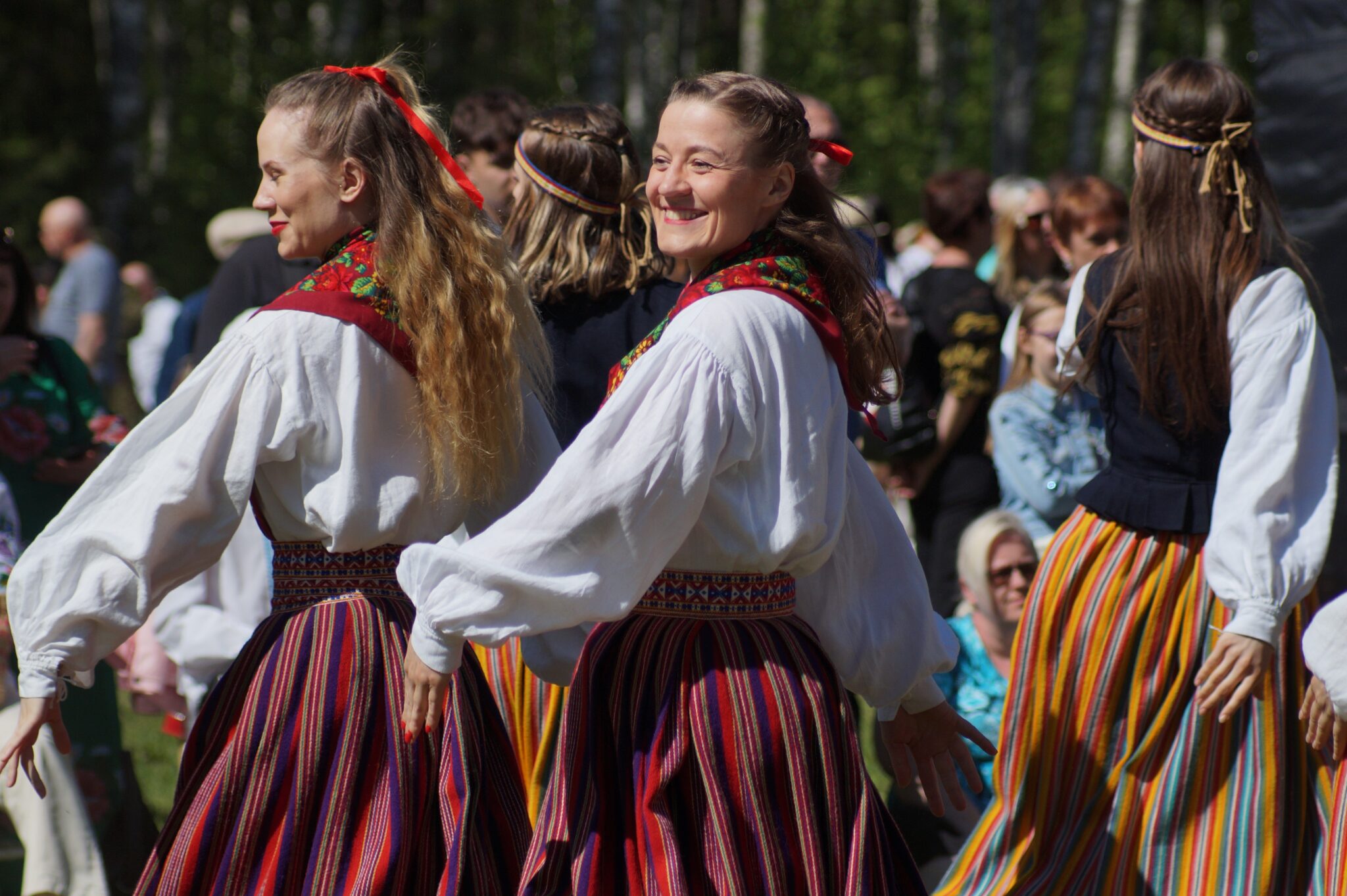 11 Countries Where Silence in Public Isn’t Awkward – It’s Required