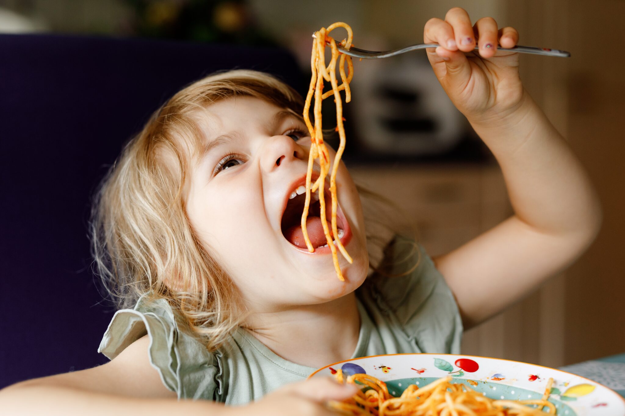8 Forgotten Rules About Eating That Were Once Taught in School