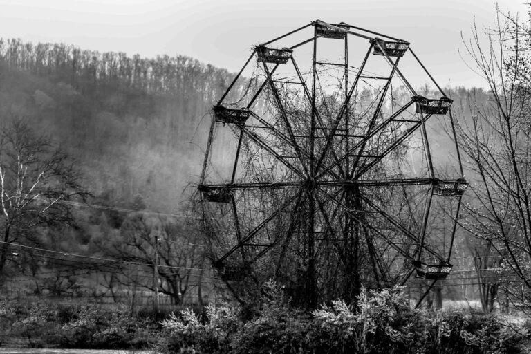 13 Abandoned Theme Parks with Creepy Backstories