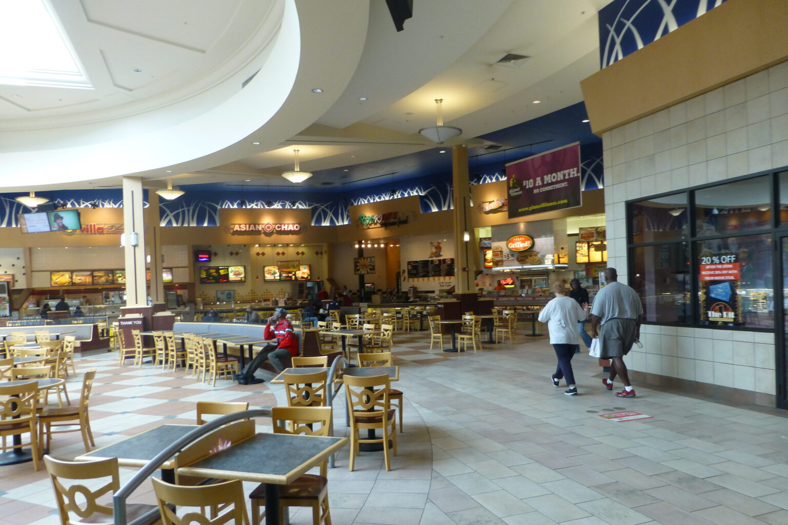 18 Abandoned Shopping Malls That Look Like Time Capsules from the ’80s