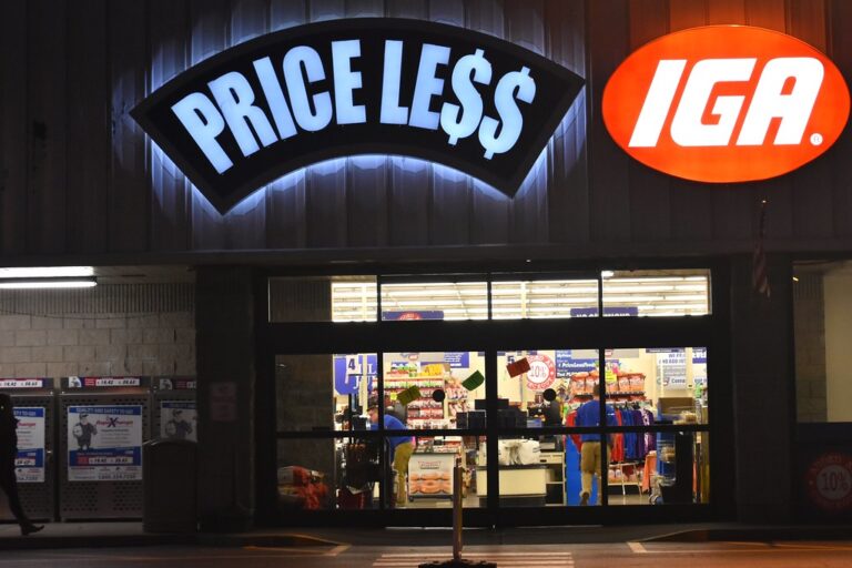 13 Forgotten Grocery Store Chains That Were Once Household Names