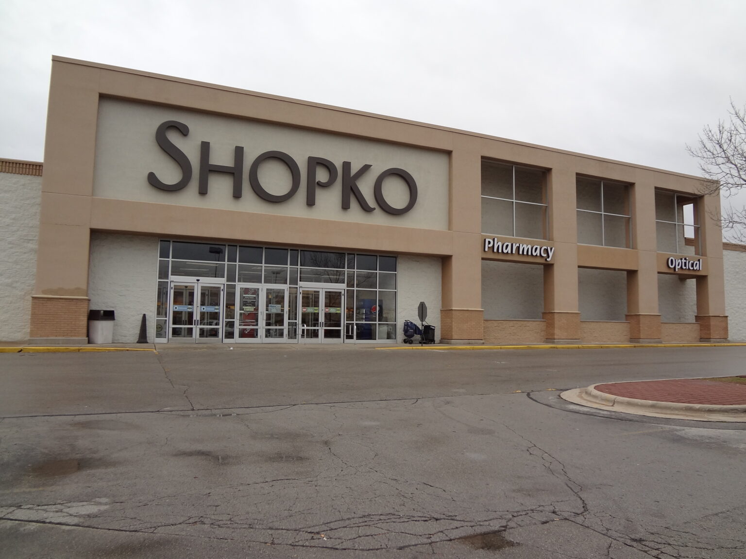 13 Forgotten Grocery Store Chains That Were Once Household Names