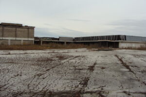 18 Abandoned Shopping Malls That Look Like Time Capsules from the ’80s