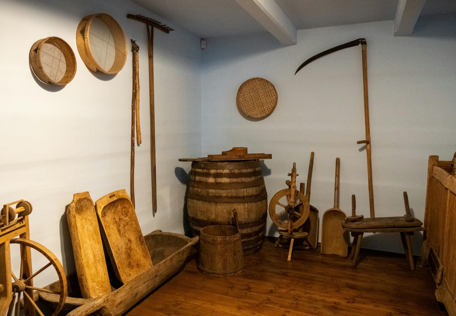 15 Creepy Stories About Basements That Inspired Horror Movies