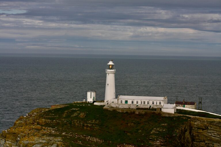 14 Spooky Lighthouses Where Keepers Vanished Without a Trace